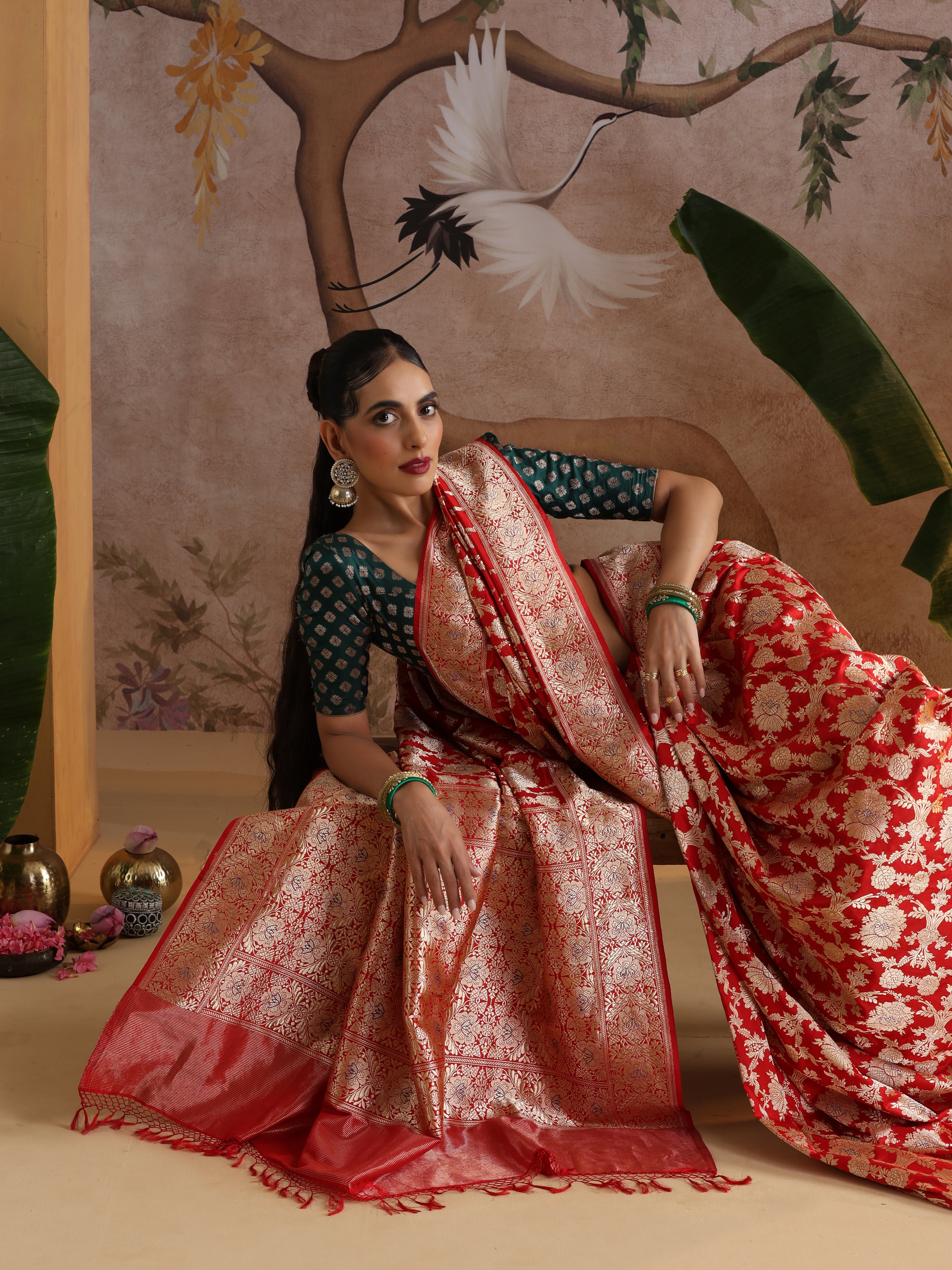 Handwoven Pure Katan Silk Red Banarasi Mughal Boota Saree – Khinkhwab